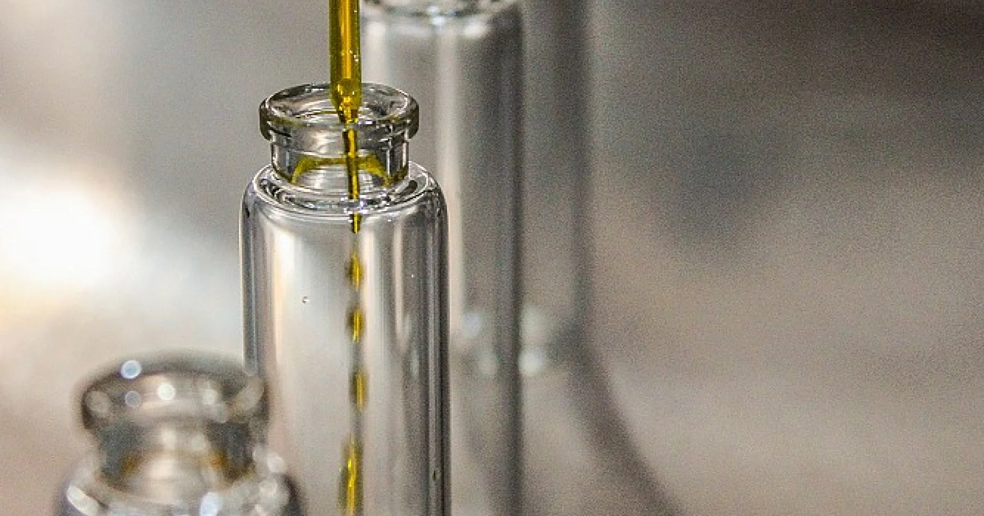 Oscar de la renta perfume: a deep dive into the iconic fragrance