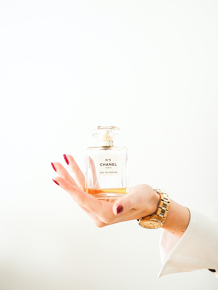 The Allure of a 1oz Perfume Bottle: Small Yet Mighty